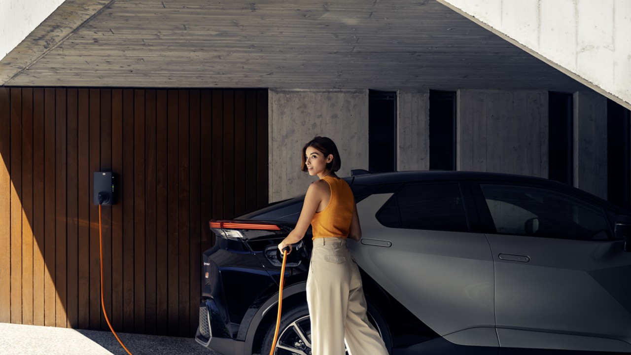 Explore Toyota Electrified Vehicles | Toyota UK