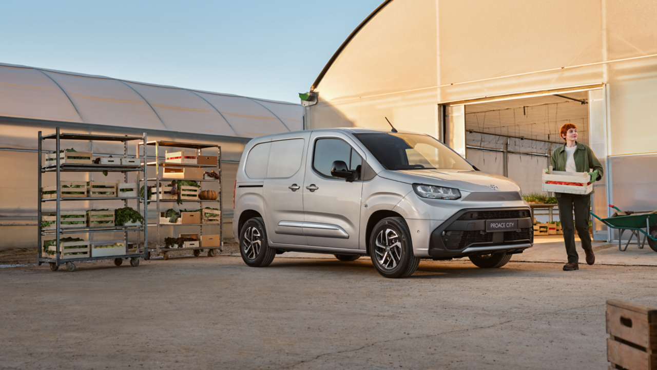 Proace Max | Electric or Diesel Large Van | Toyota UK
