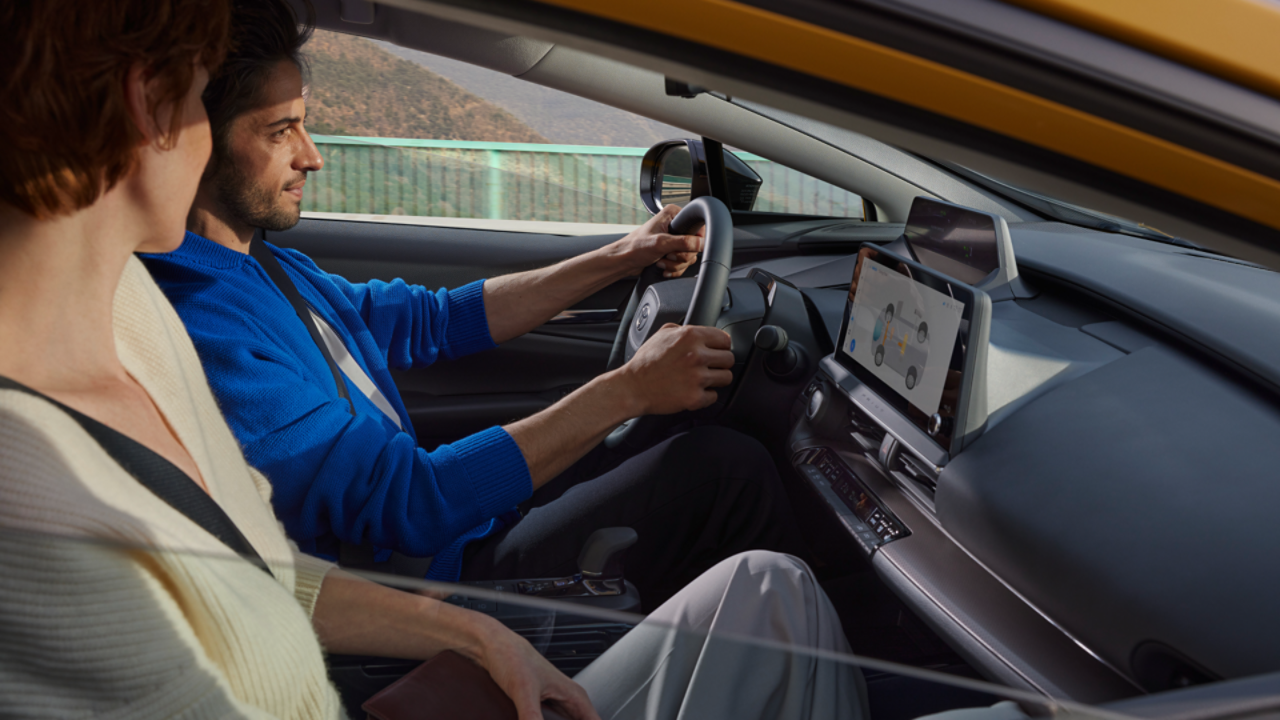 New Prius Plug-in | Plug-in Hybrid | Toyota UK