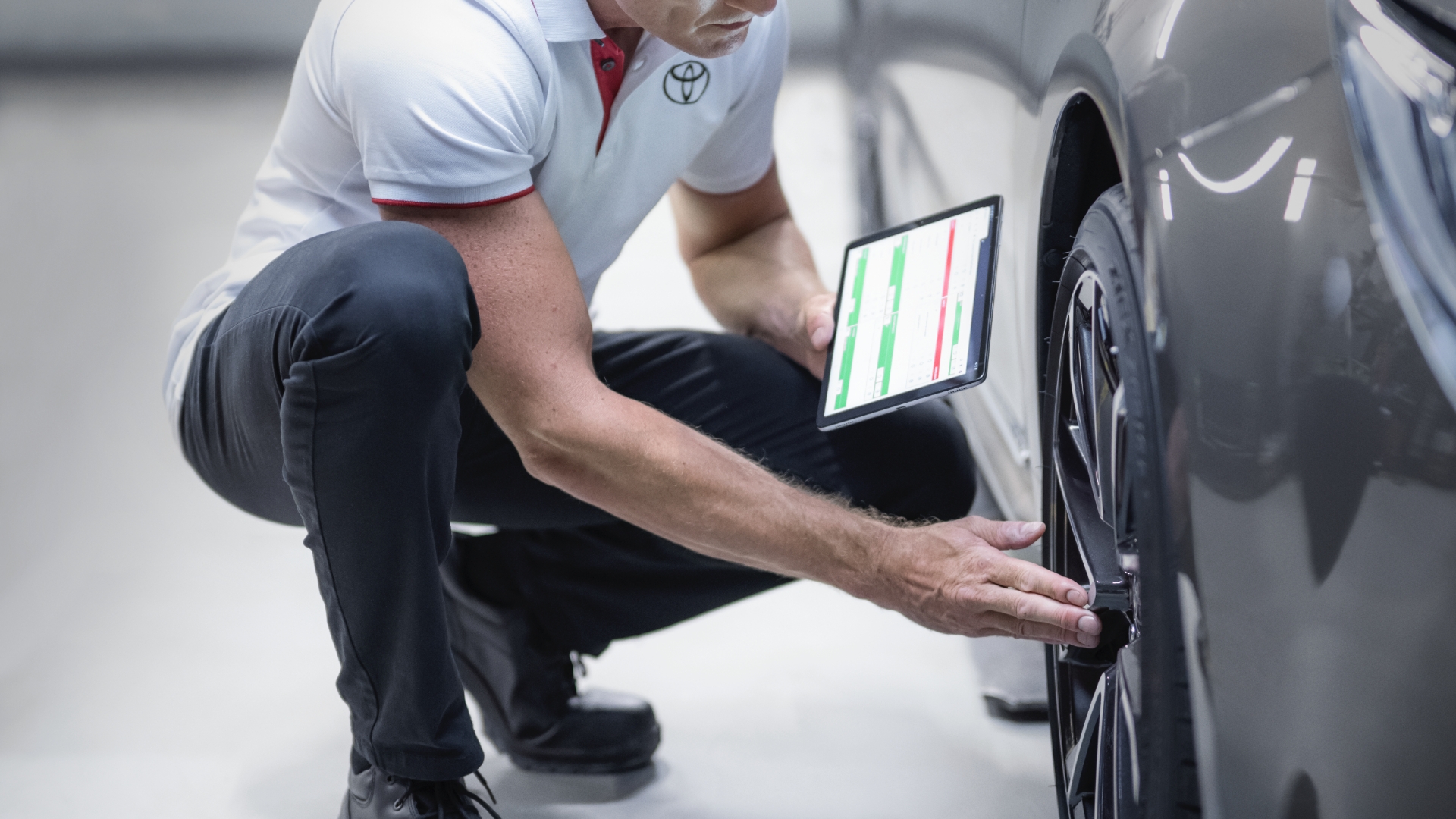 Car Servicing, MOT & Repairs | Owners | Toyota UK