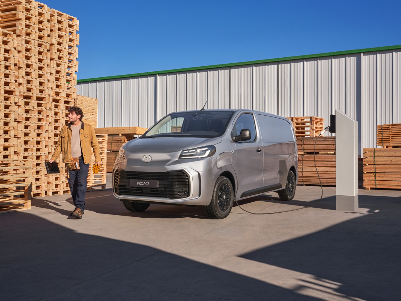 Proace | Electric or Diesel Medium Van | Toyota UK